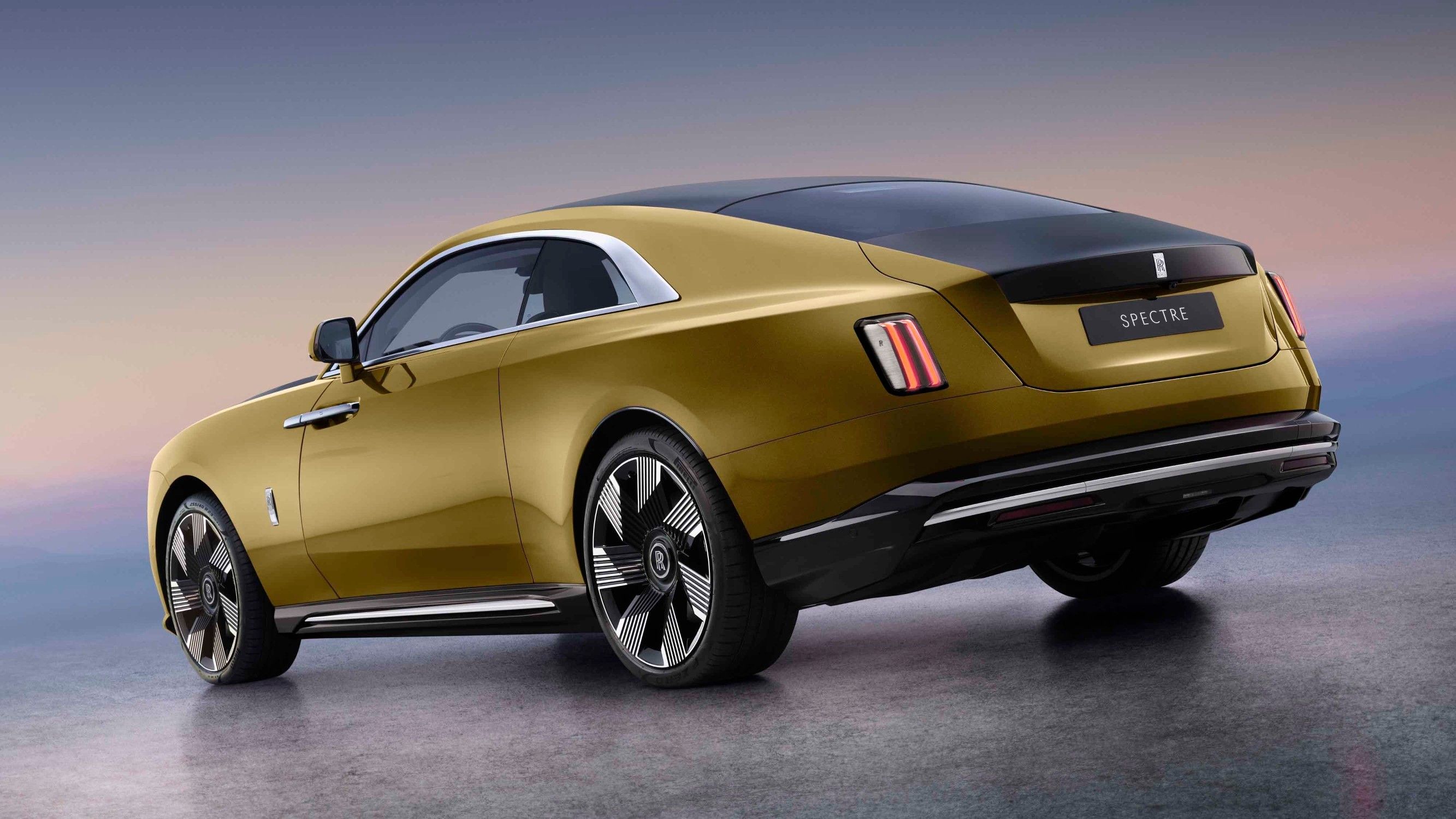 The Average Buyer Pays More Than $500,000 For A New Rolls-Royce - And ...