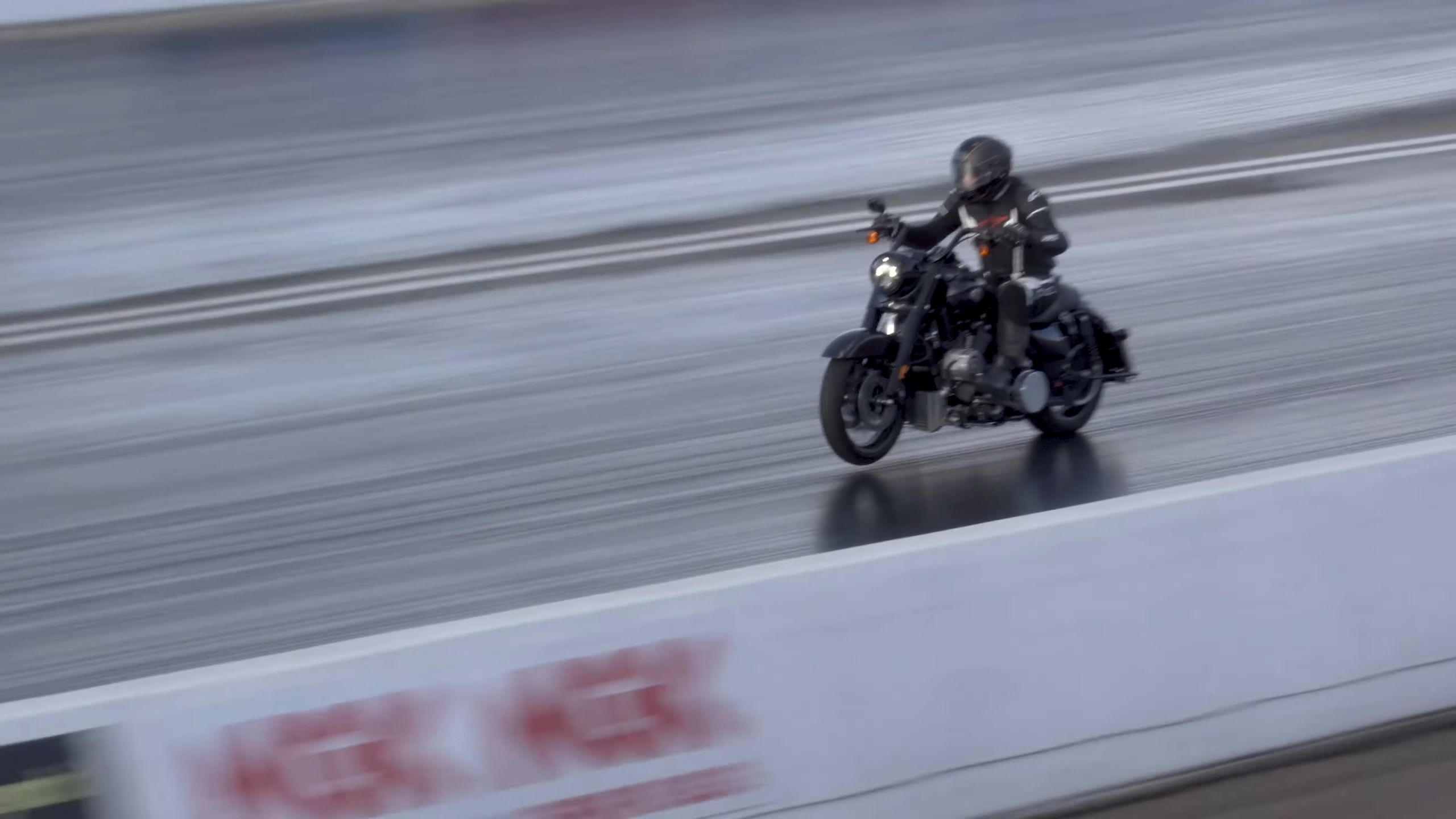 Here’s What A Supercharged Harley-Davidson Road King Does On A Drag Strip