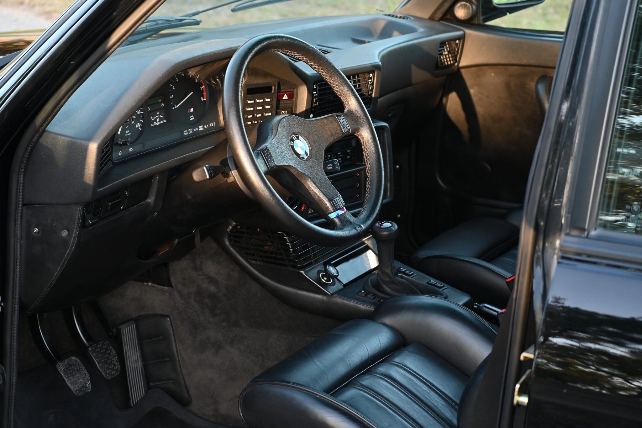 Here's Why The E28 BMW M5 Is A Legend