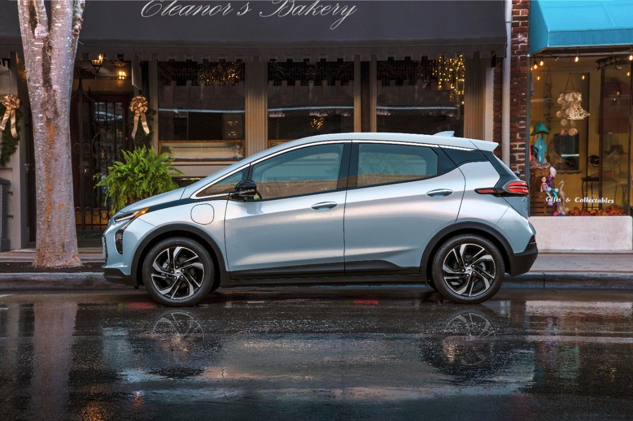 2023 Chevrolet Bolt EV vs Bolt EUV - Which One Should You Go For?
