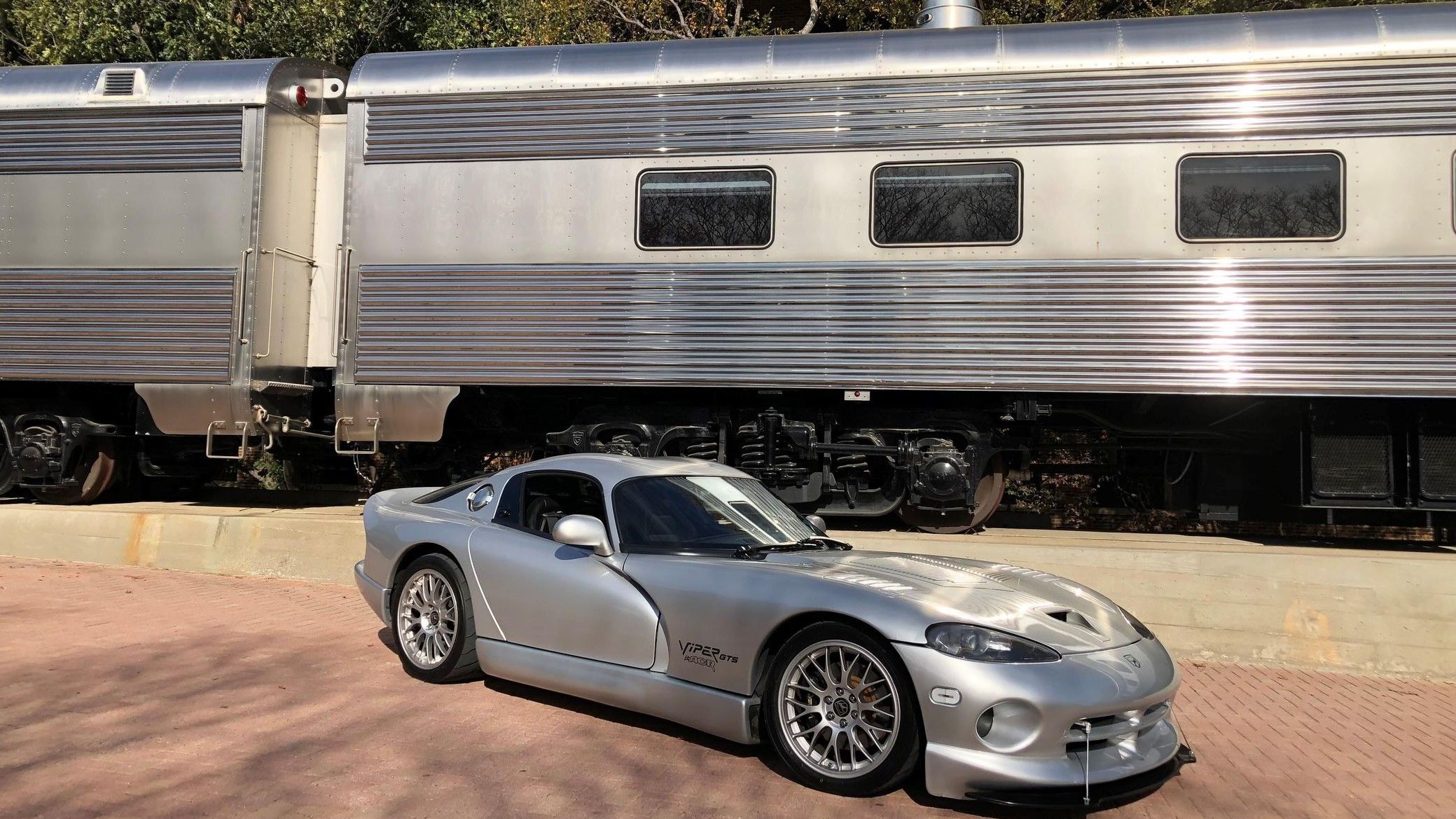 The Dodge Viper GTS ACR Is The Ultimate V-10 Track Toy