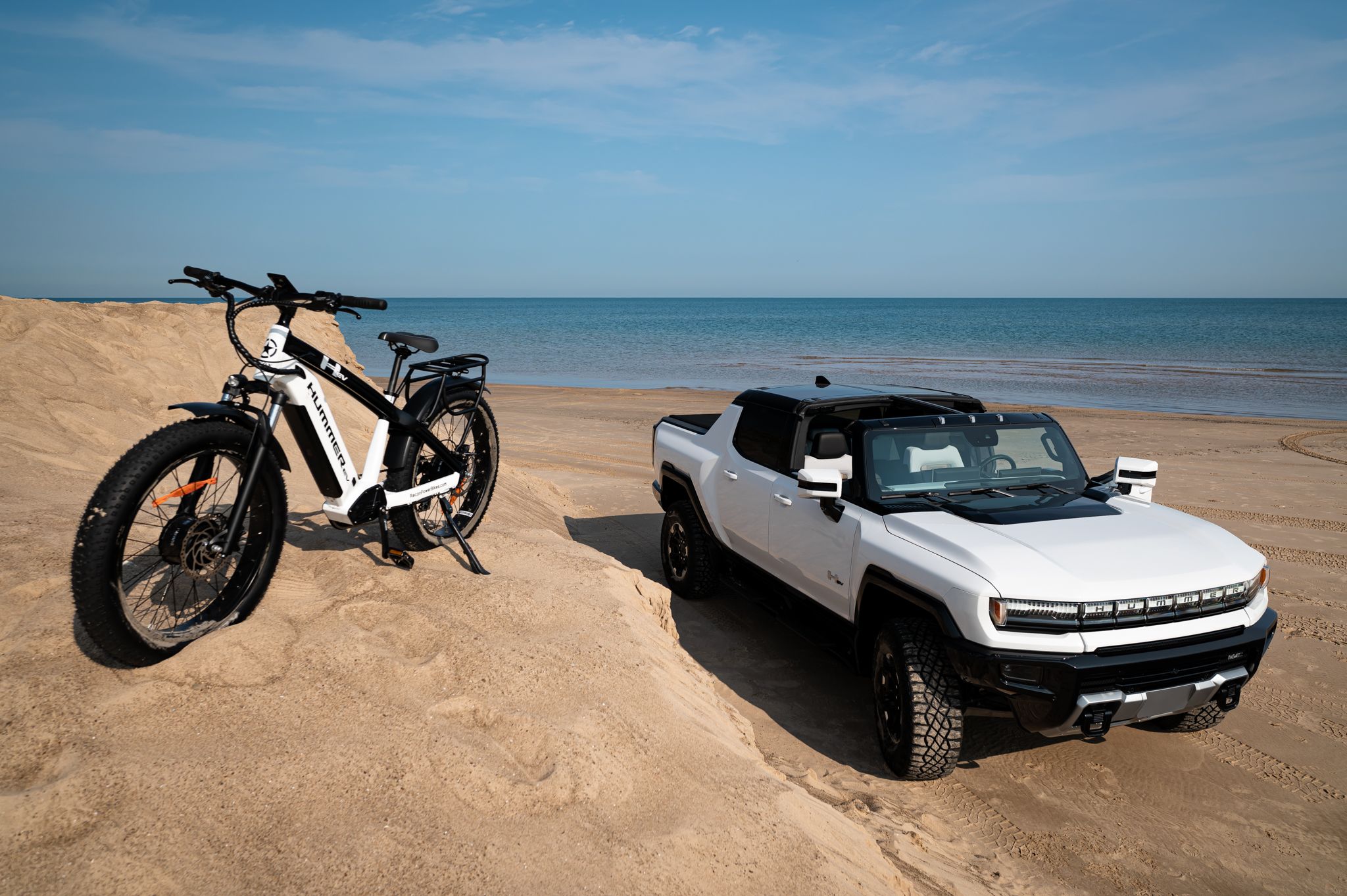 The GMC Hummer Electric Bike Is The Perfect All-Wheel Drive Partner For ...