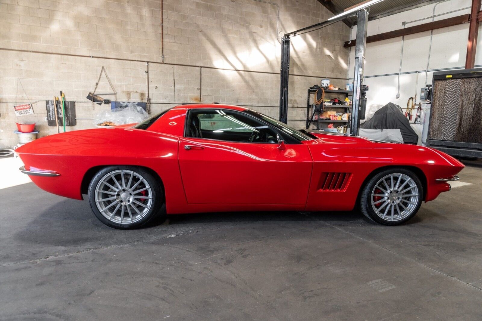 A Custom 2004 Corvette Z06 Wearing A C2 Body Is Certainly Polarizing