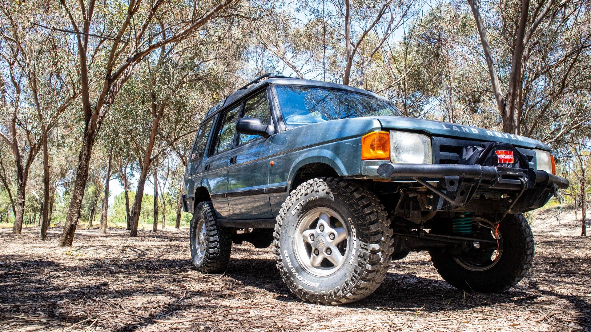 10 Modifications That Will Bring Your Old Land Rover Defender Into the ...