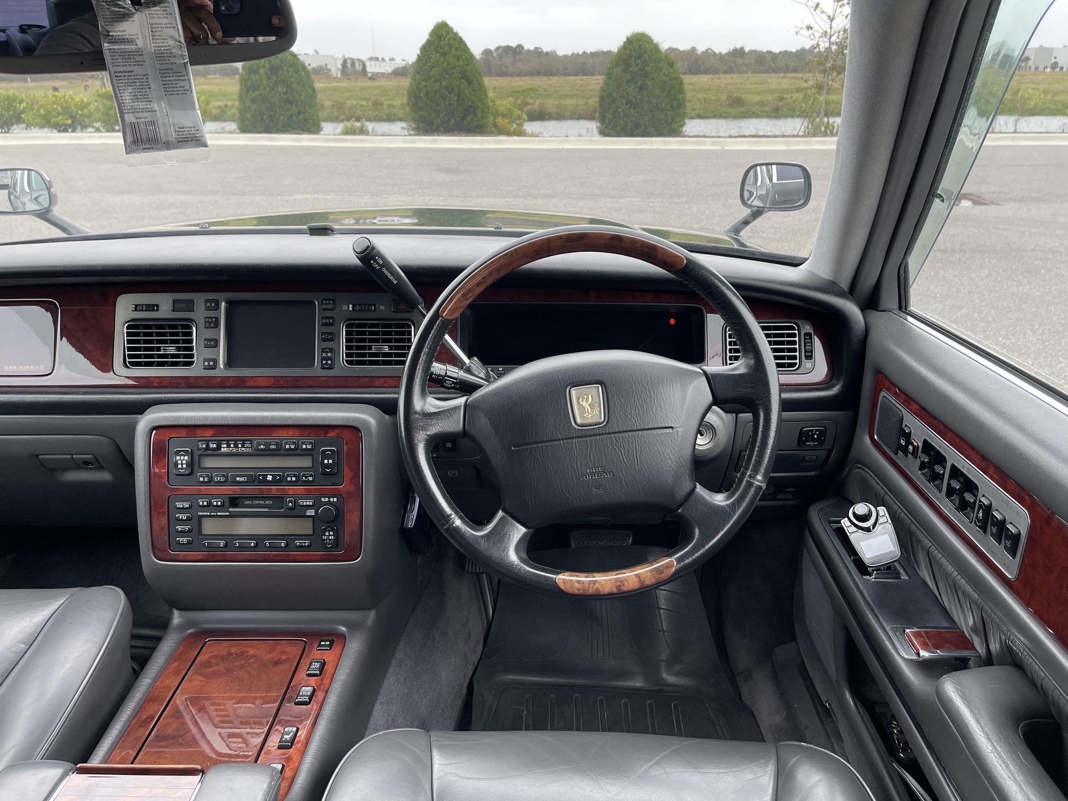 The Toyota Century Was A V-12 Powered JDM Ultra-Luxury Sedan