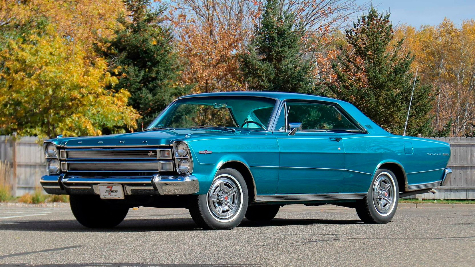 10 Most Luxurious American Muscle Cars From The Past