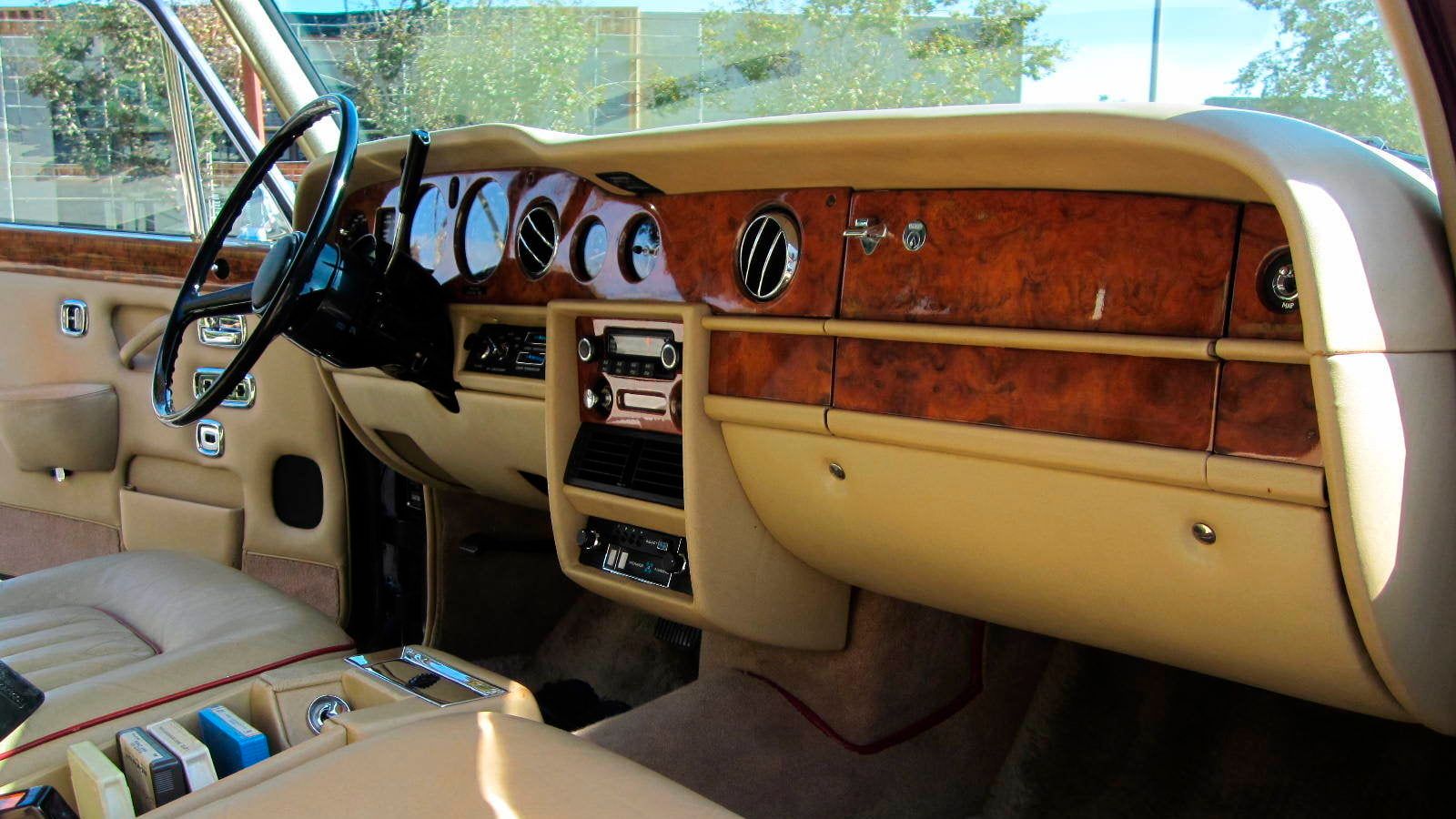 Exploring the Charm: 10 Delightful Facts About the Rolls-Royce Silver ...