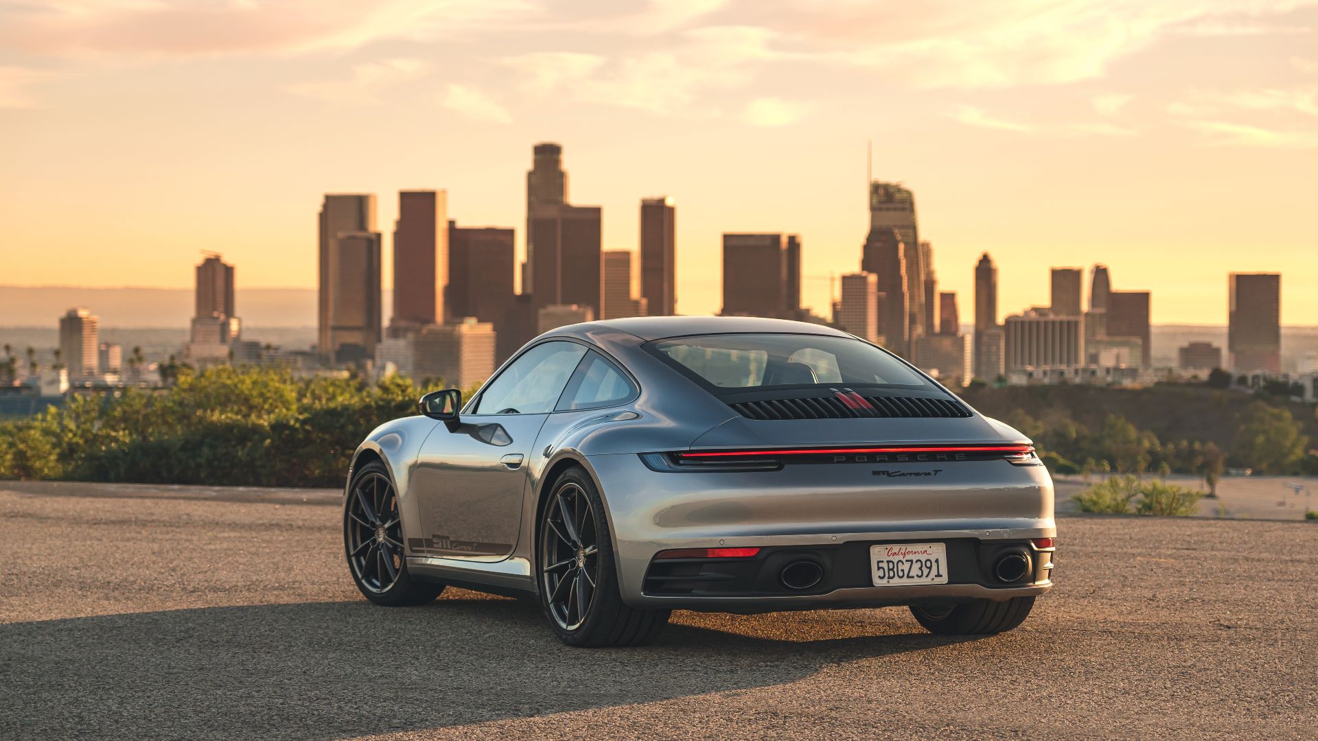 10 Things That Make The Porsche 911 A Truly Iconic Car