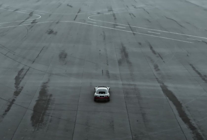 Watch The 1,600 Horsepower Bugatti Chiron Pur Sport Light Up Its Tires ...