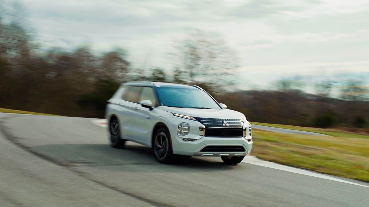 2023 Mitsubishi Outlander PHEV: Performance, Price, And Photos 2023 Mitsubishi Outlander PHEV: Performance, Price, And Photos