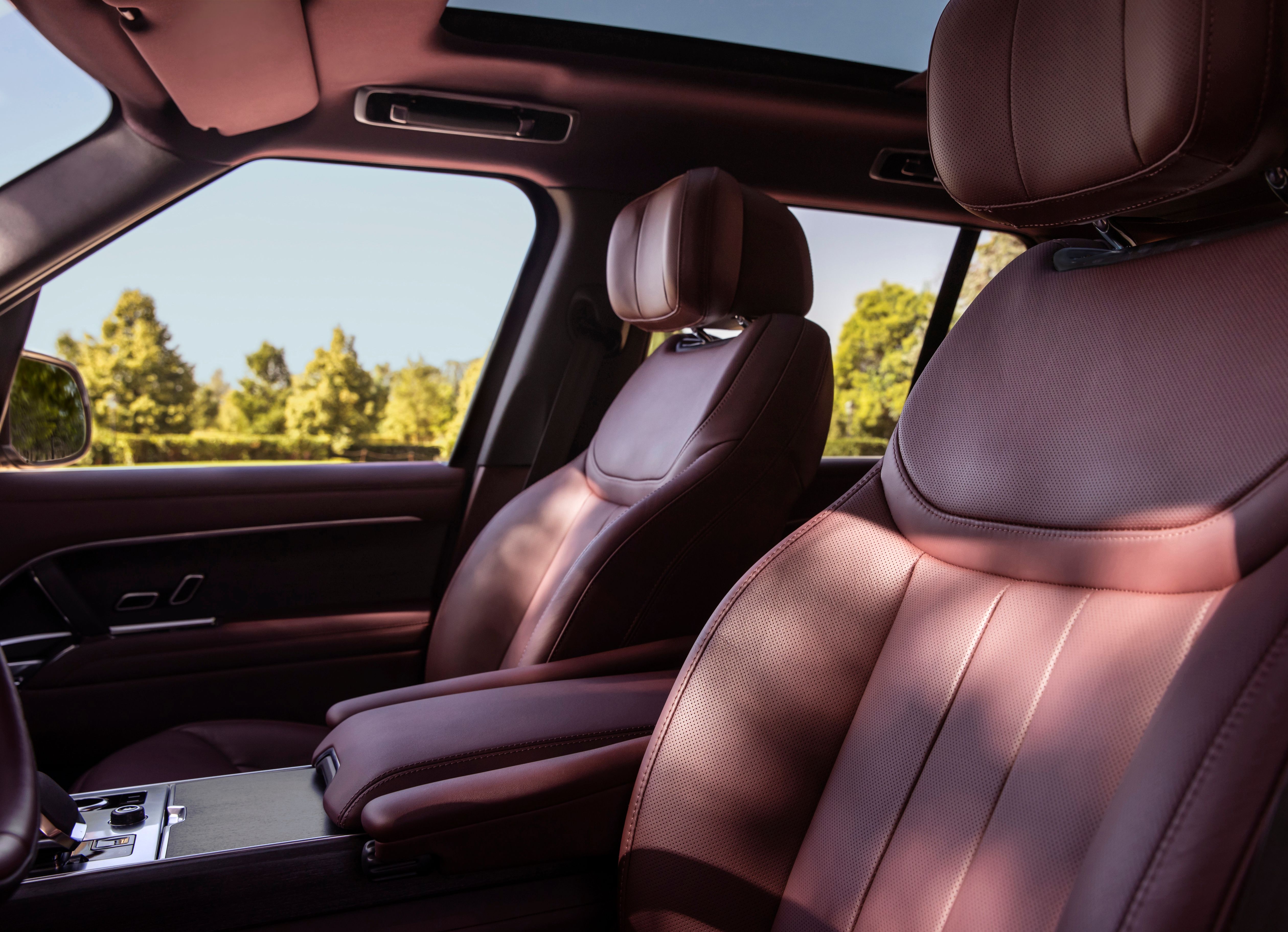 10 Things You Need To Know About The 2023 Land Rover Range Rover