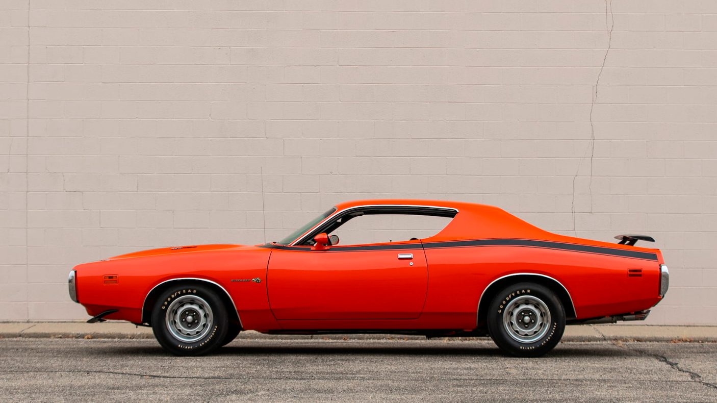 The Dodge Hemi Super Bee Was The Challenger Hellcat Of Its Day