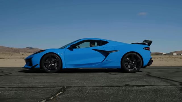 The Ford GT Reigns Supreme Over The Corvette Z06 In The Chevy Vs. Ford ...