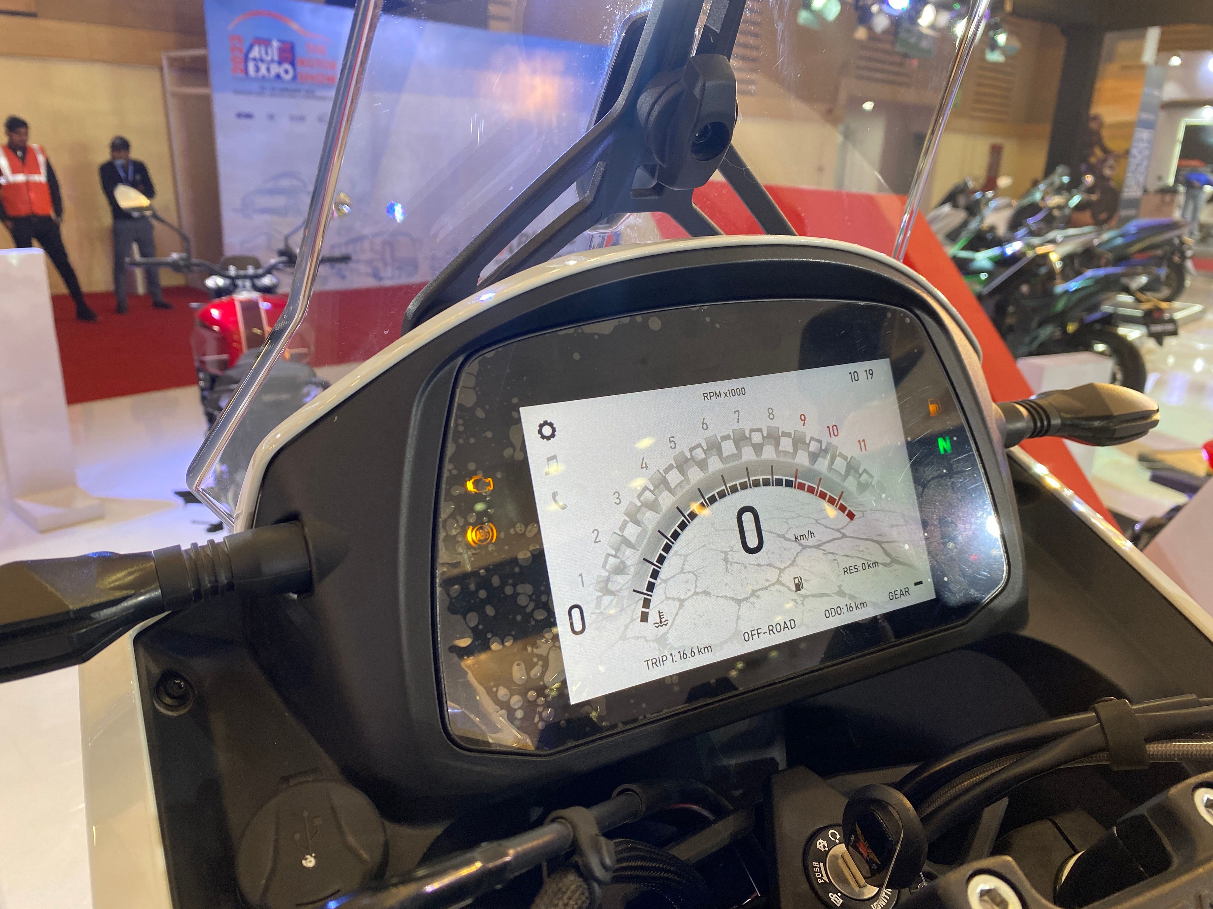 Moto Morini X-Cape 650 vs Yamaha Tenere 700 - The Asian ADV Battle!