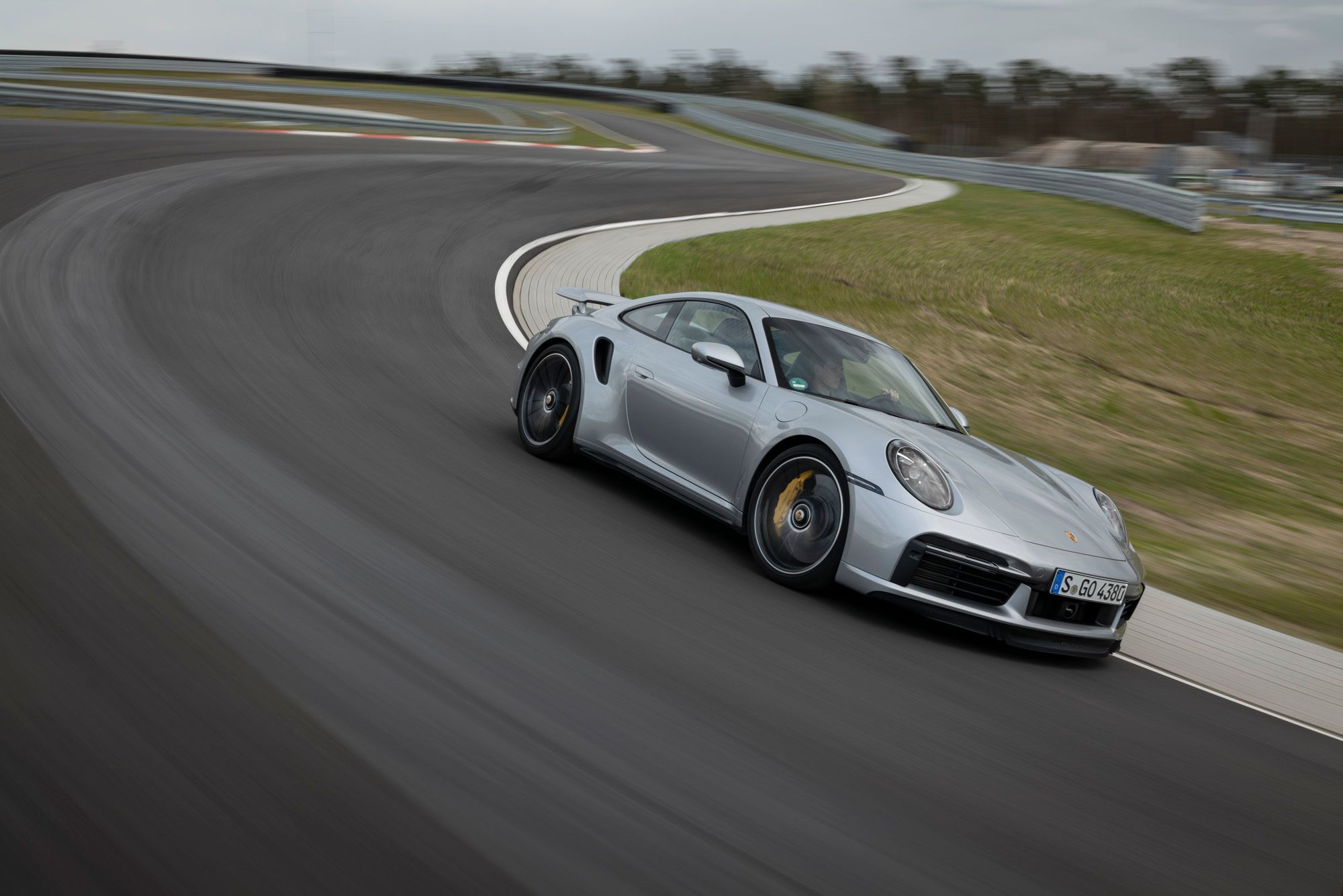 10 Ways The Porsche 911 Turbo S Is Better Than The Nissan GT-R Nismo