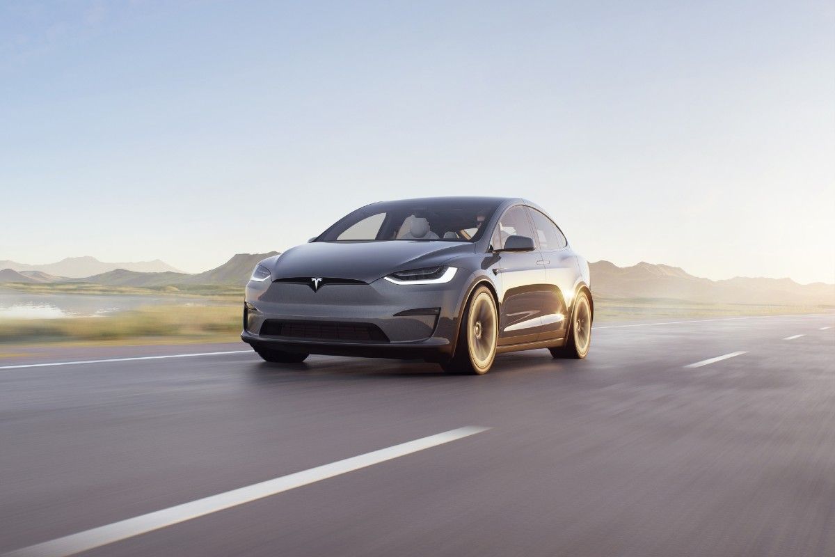 10 Things You Should Know About The Tesla Model X Plaid