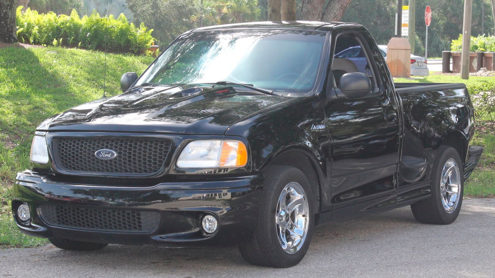 10 Intriguing Things About The 1999 Ford F-150 SVT Lightning