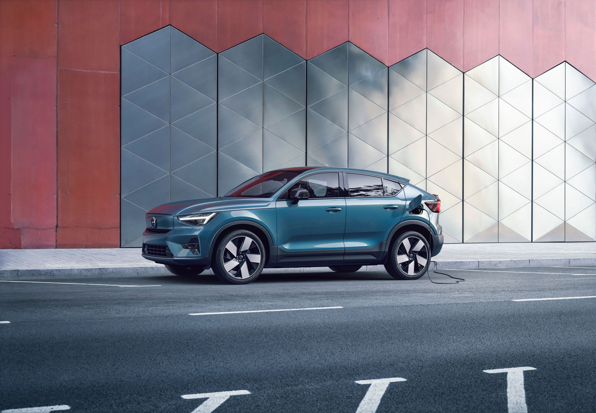 10 Reasons Why The Volvo C40 Recharge Is A Great First EV