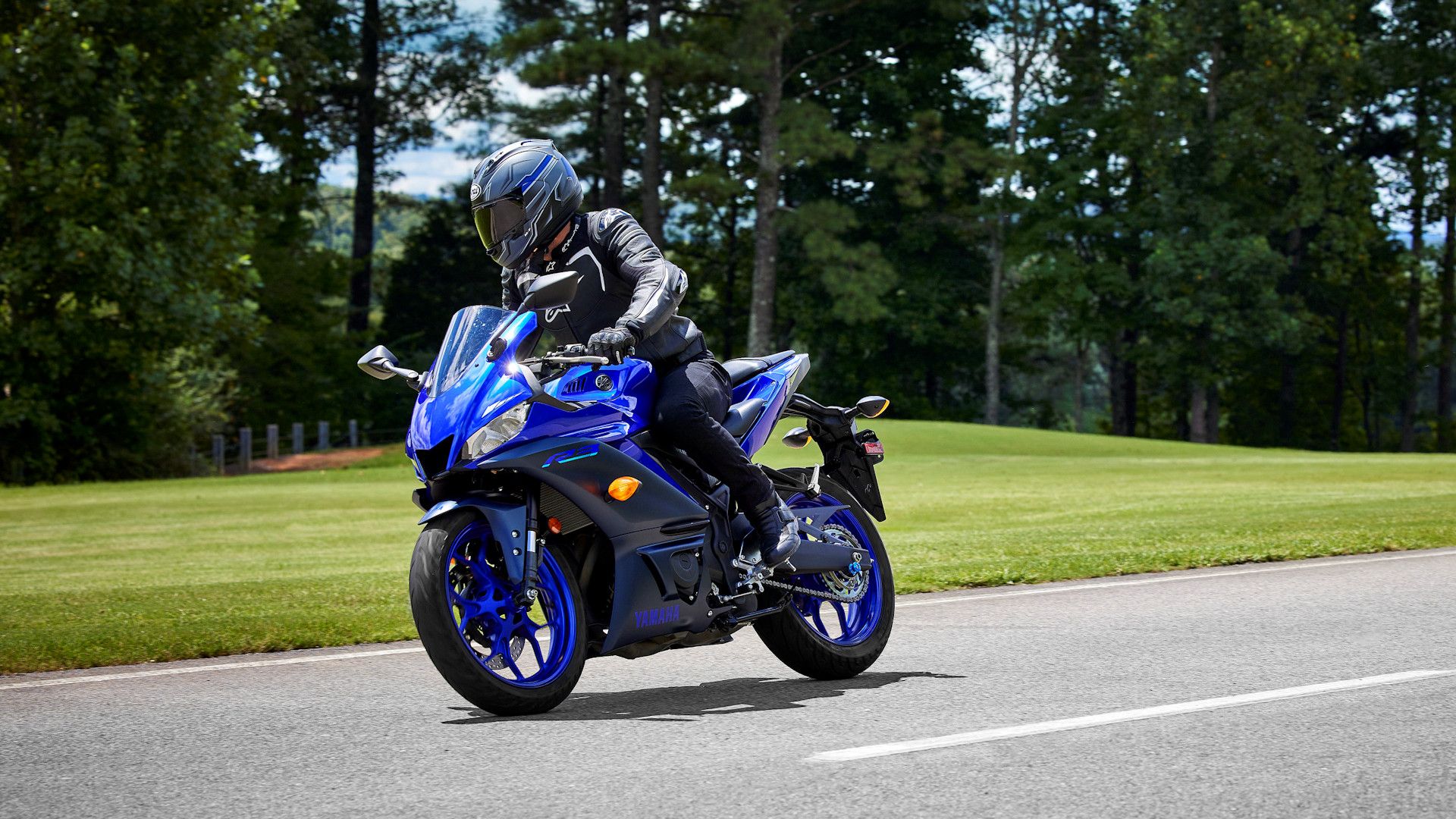 2023 Yamaha YZF-R3 | TopSpeed