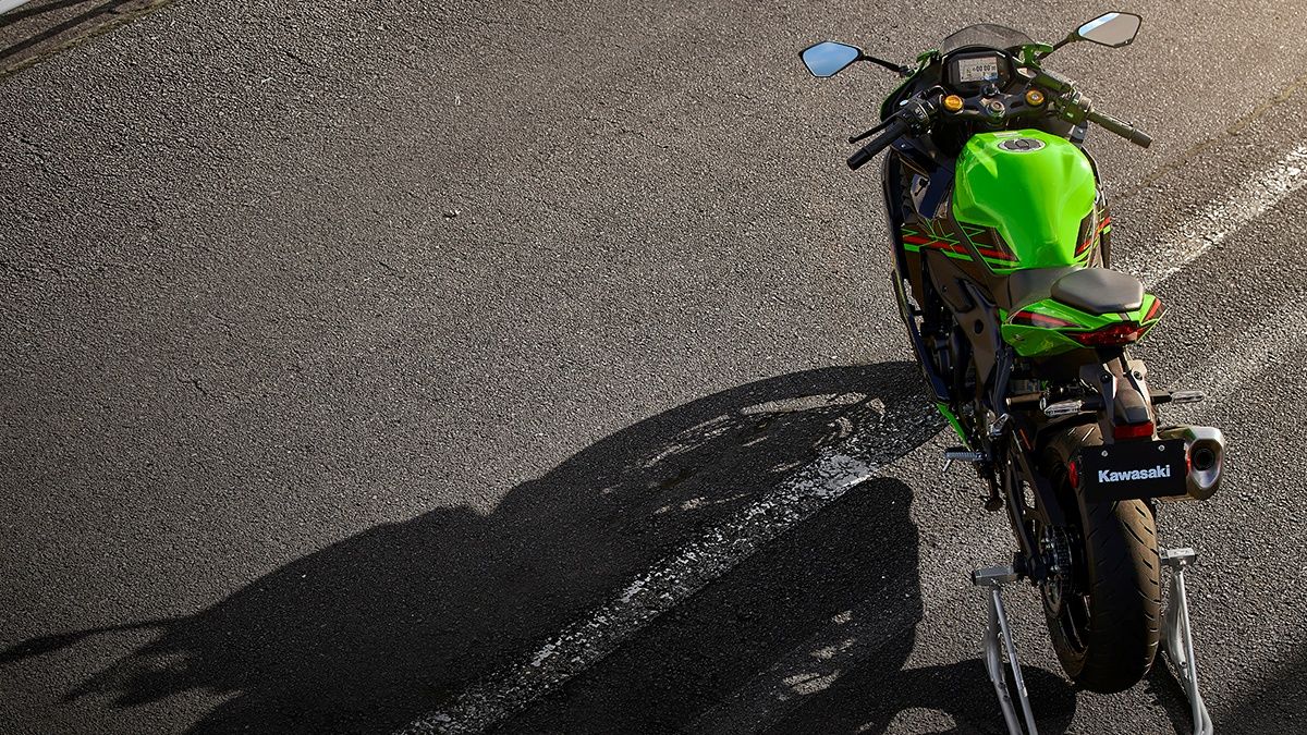 5 Reasons Why We Love The New Kawasaki Ninja ZX-4RR (And 5 Why The Old ZX-6R Is Better)