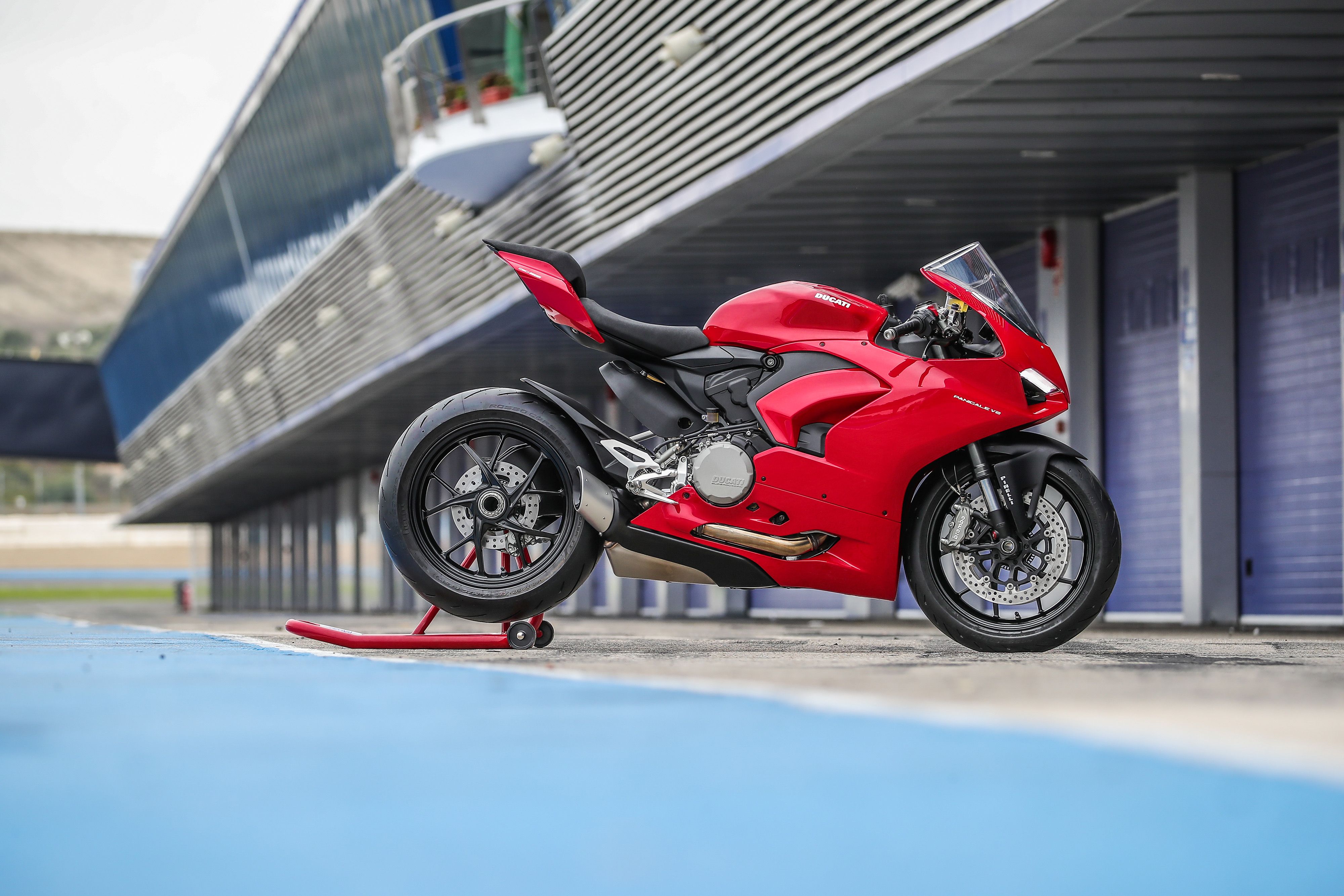 10 Things You Need To Know About The Ducati Panigale V2