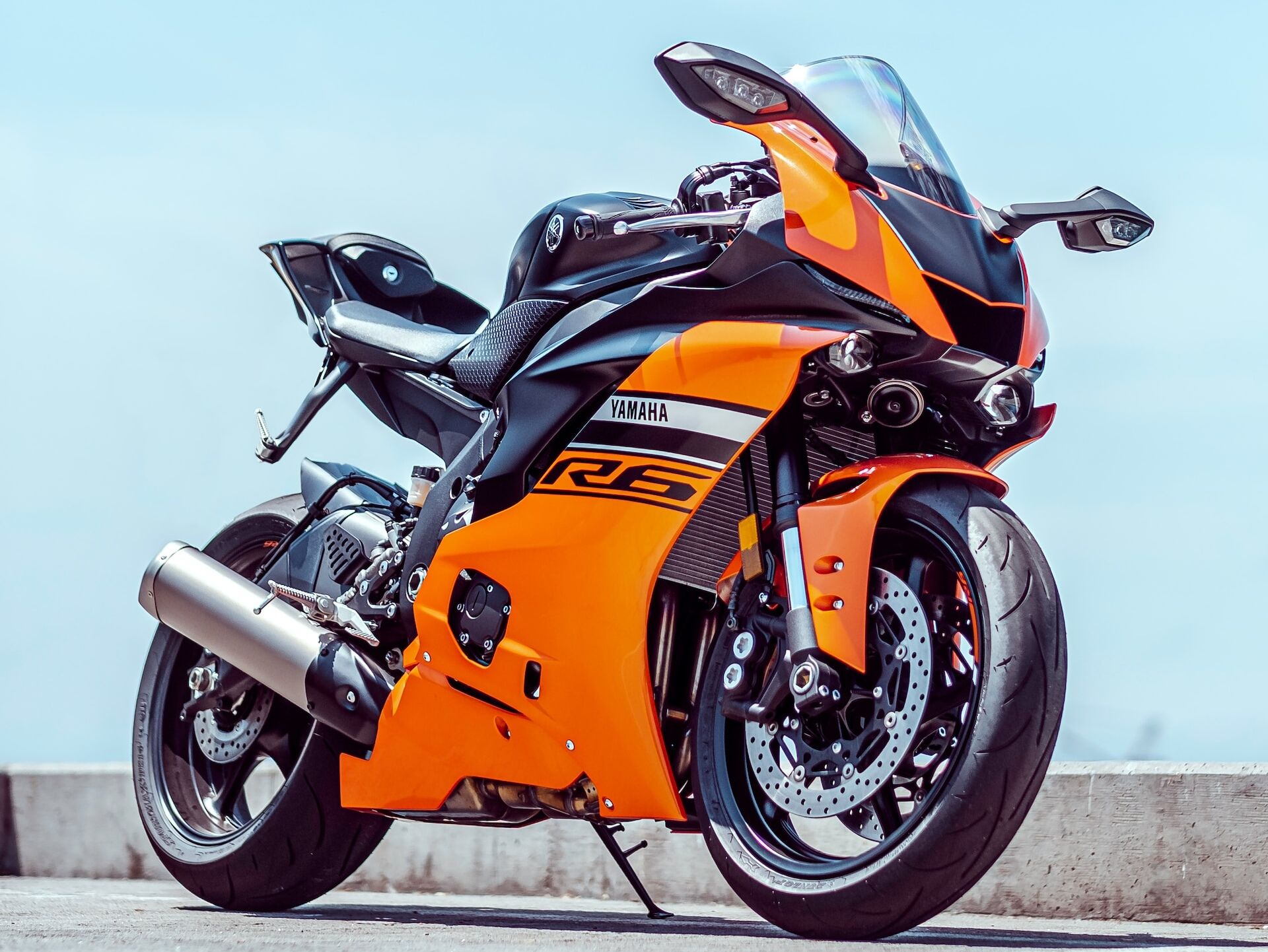 5 Reasons Why We Love The Yamaha R7 (And 5 Why The Old R6 Is Better)