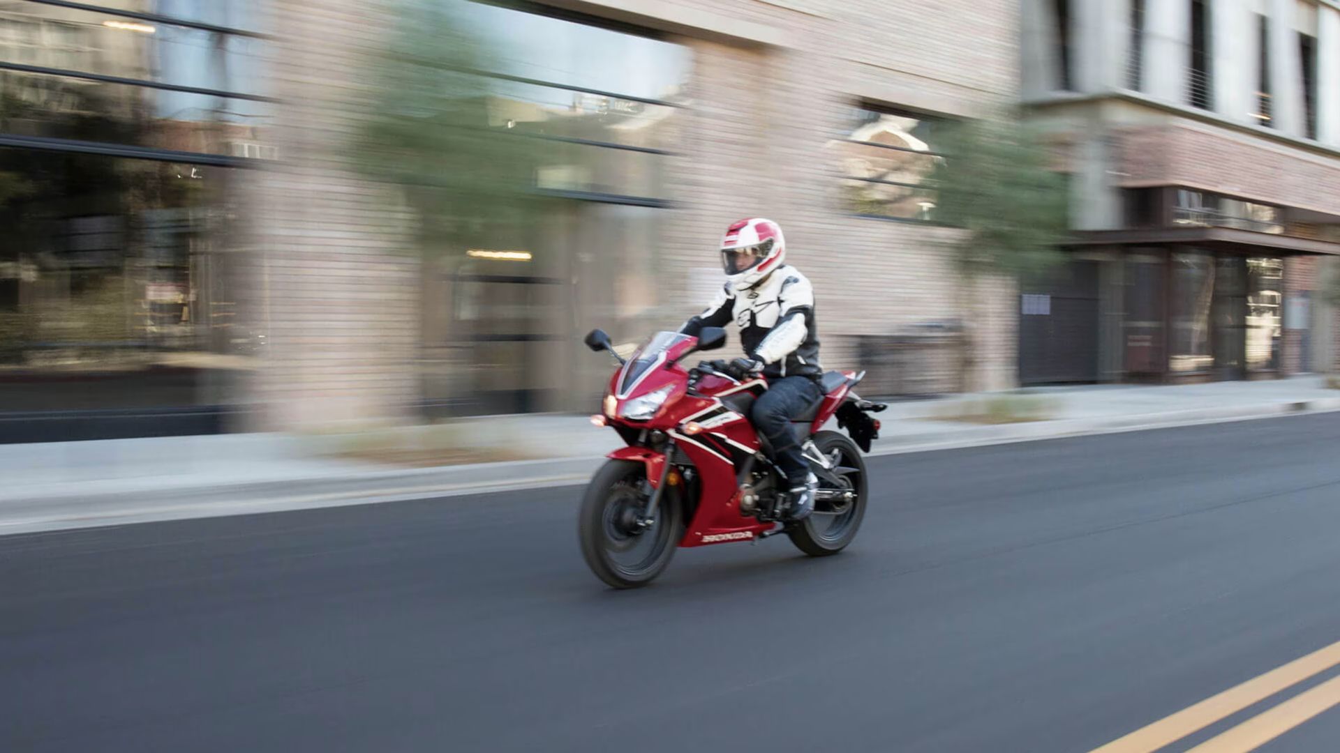 10 Reasons Why The Honda CBR300R Is The Best Entry-Level Sports Bike