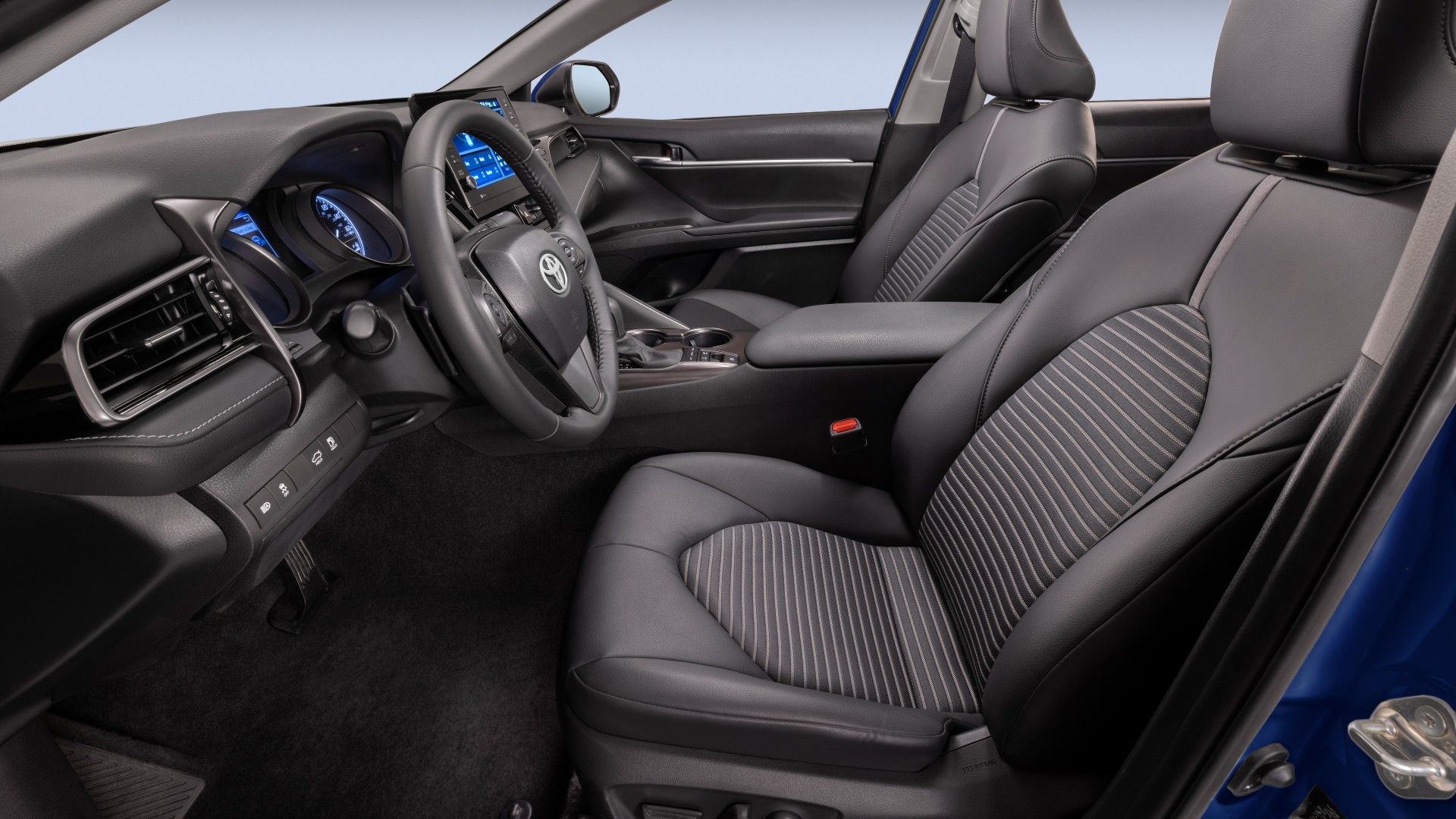 10 Things To Know About The Toyota Camry Hybrid