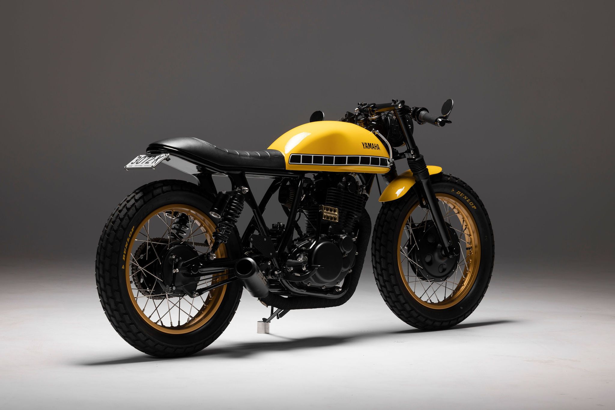 Yellow And Murdered: Yamaha SR400 Transformed Into A Piping Hot Cafe Racer