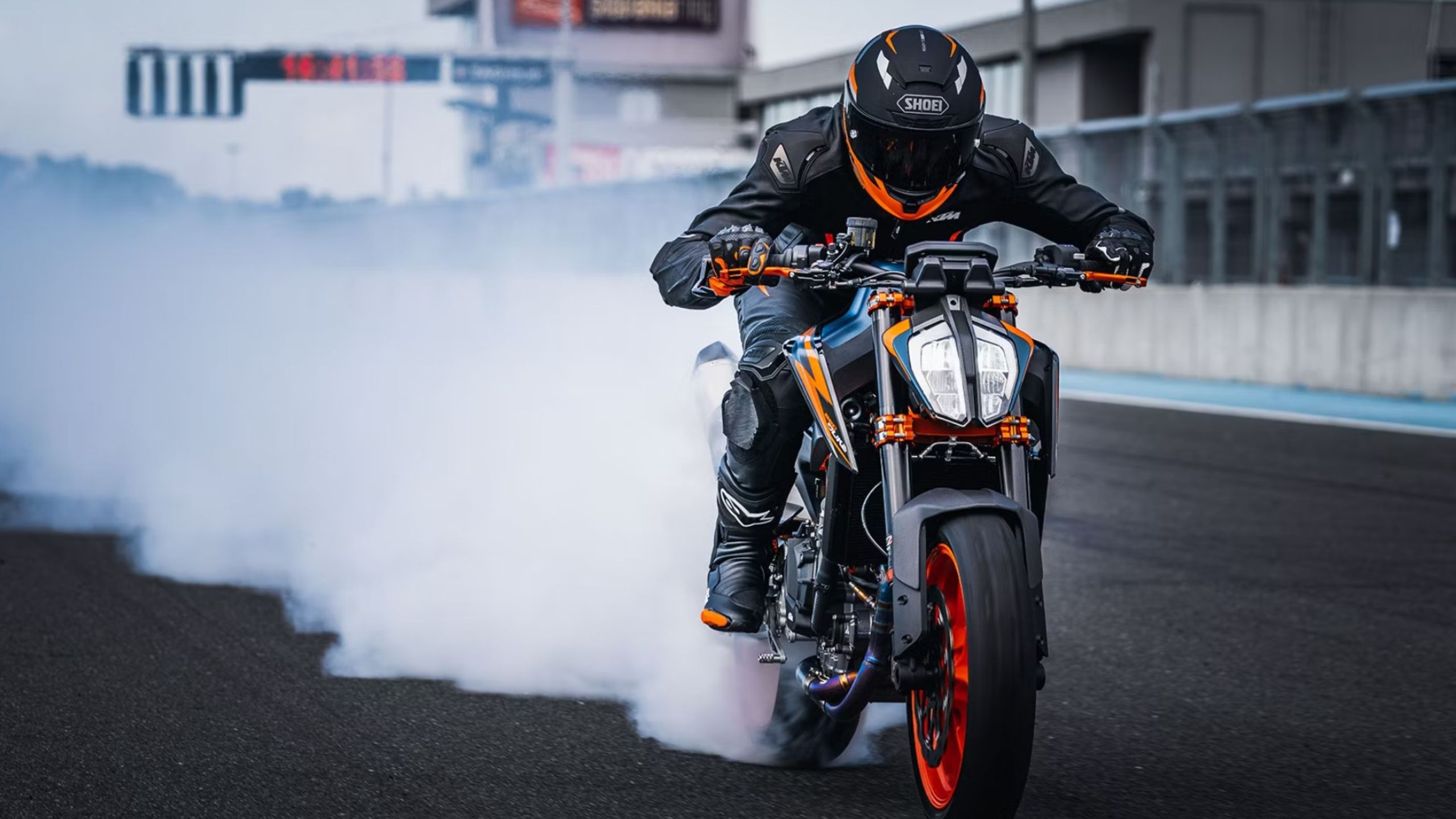 5 Reasons Why We Love The KTM 890 Duke R (And 5 Reasons Why The ...