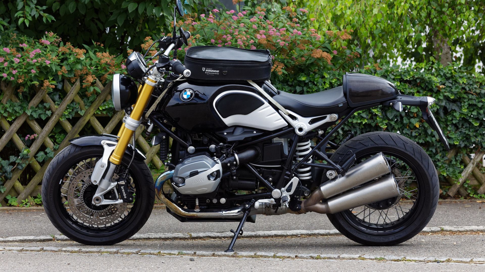 Conquer The Curves Mastering The Bmw R Ninet Grip Length A Riders Perspective