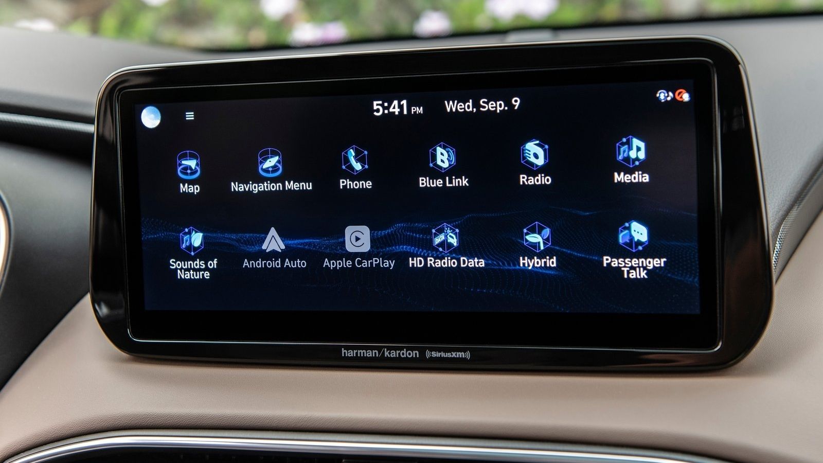 10 Things You Need To Know About The Hyundai Santa Fe Hybrid