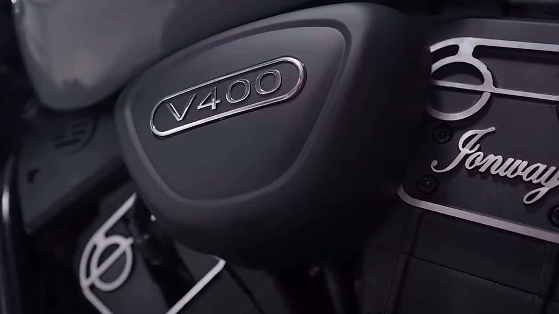 Small Chinese Motorcycle Showdown: Jonway V400 vs Harley-Davidson X 350