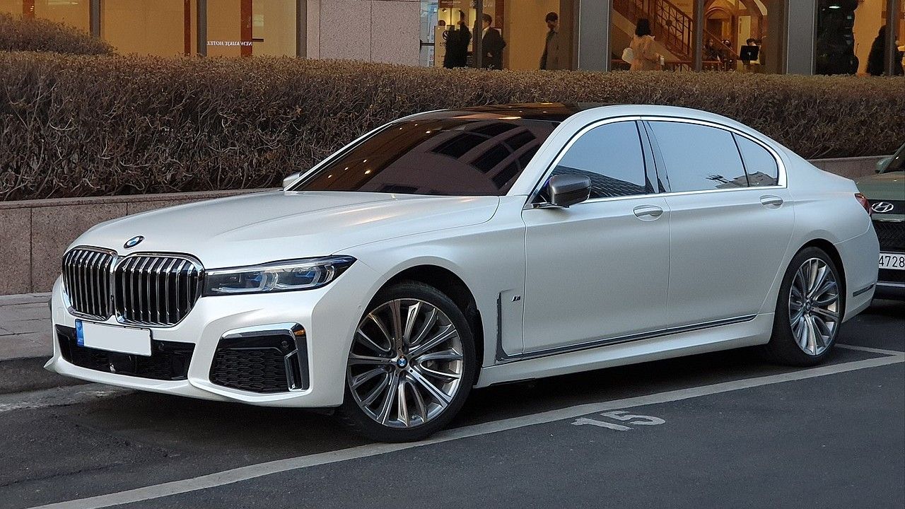 10 Surprising Cars In Johnny Depp’s Garage