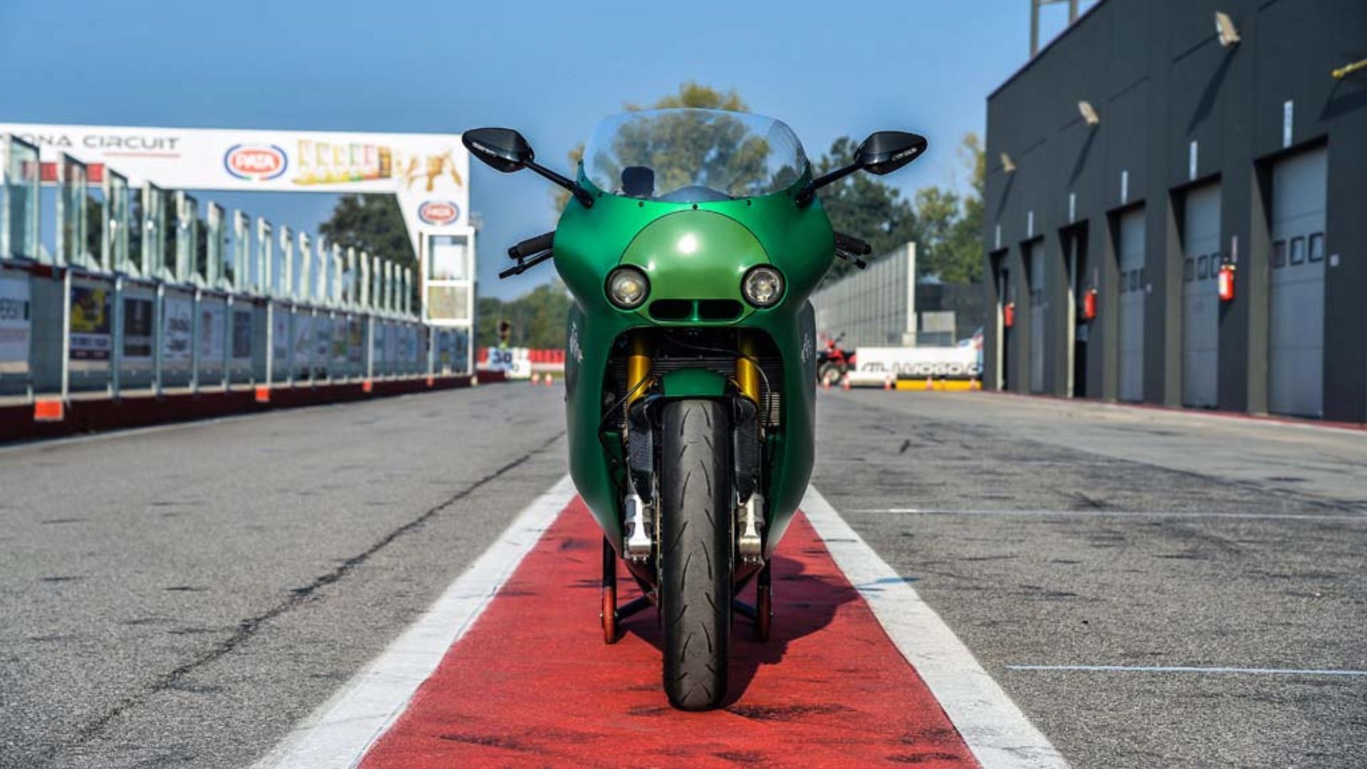 10 Things We Love About The Paton S1-R Lightweight