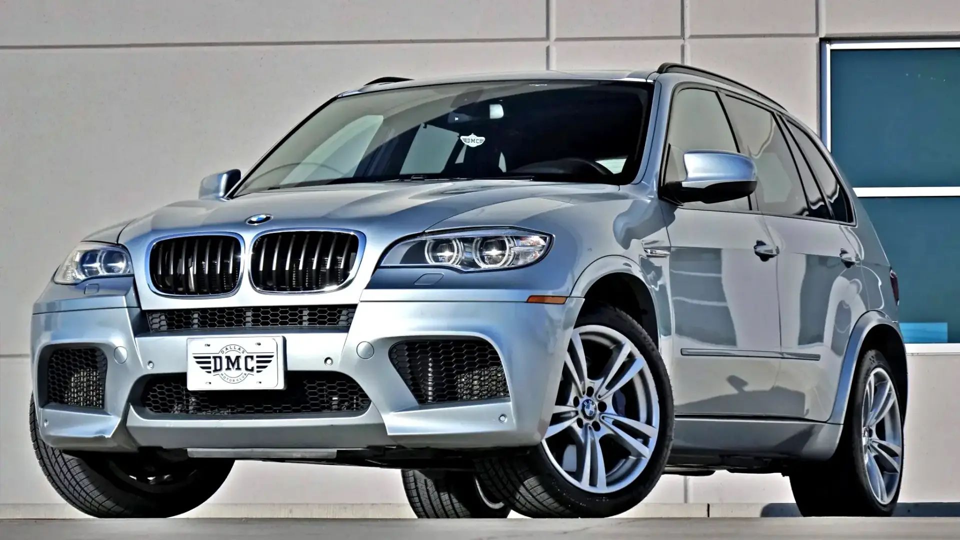 10 Properly Fast Sleeper SUVs That Can Outrun Most Sports Cars