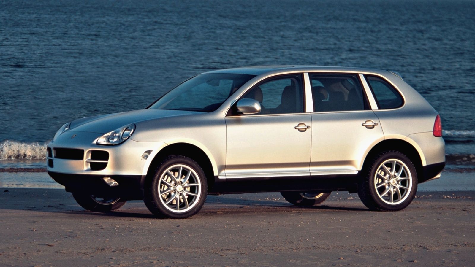 10 SUVs From The 2000s That Were Way Ahead Of Their Time