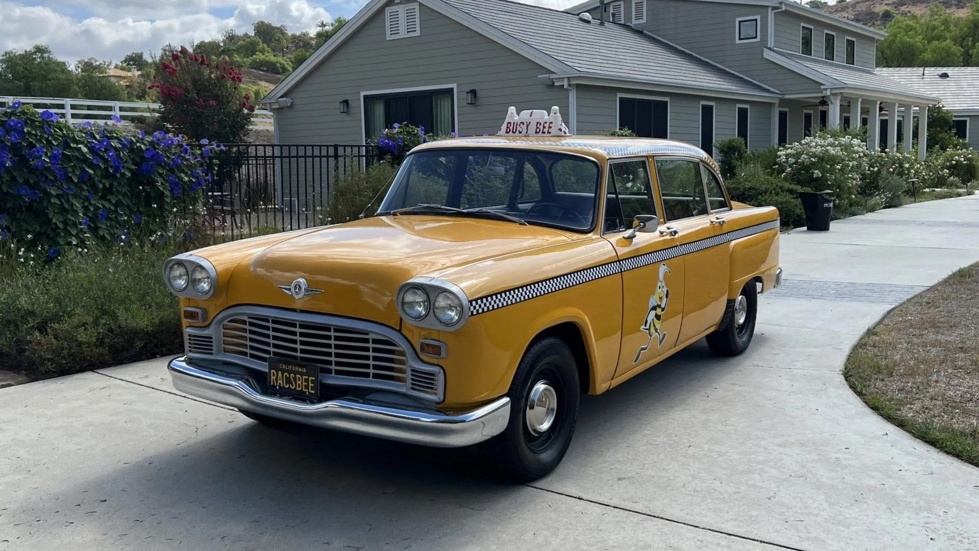 15 American Cars That Are Built Like Tanks