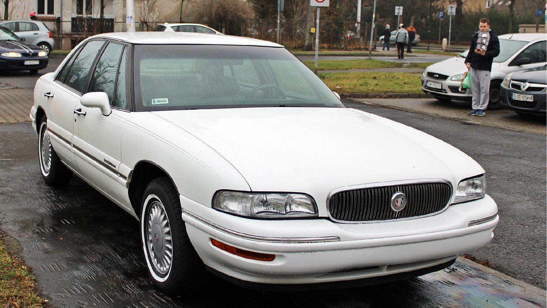 15 American Cars That Are Built Like Tanks
