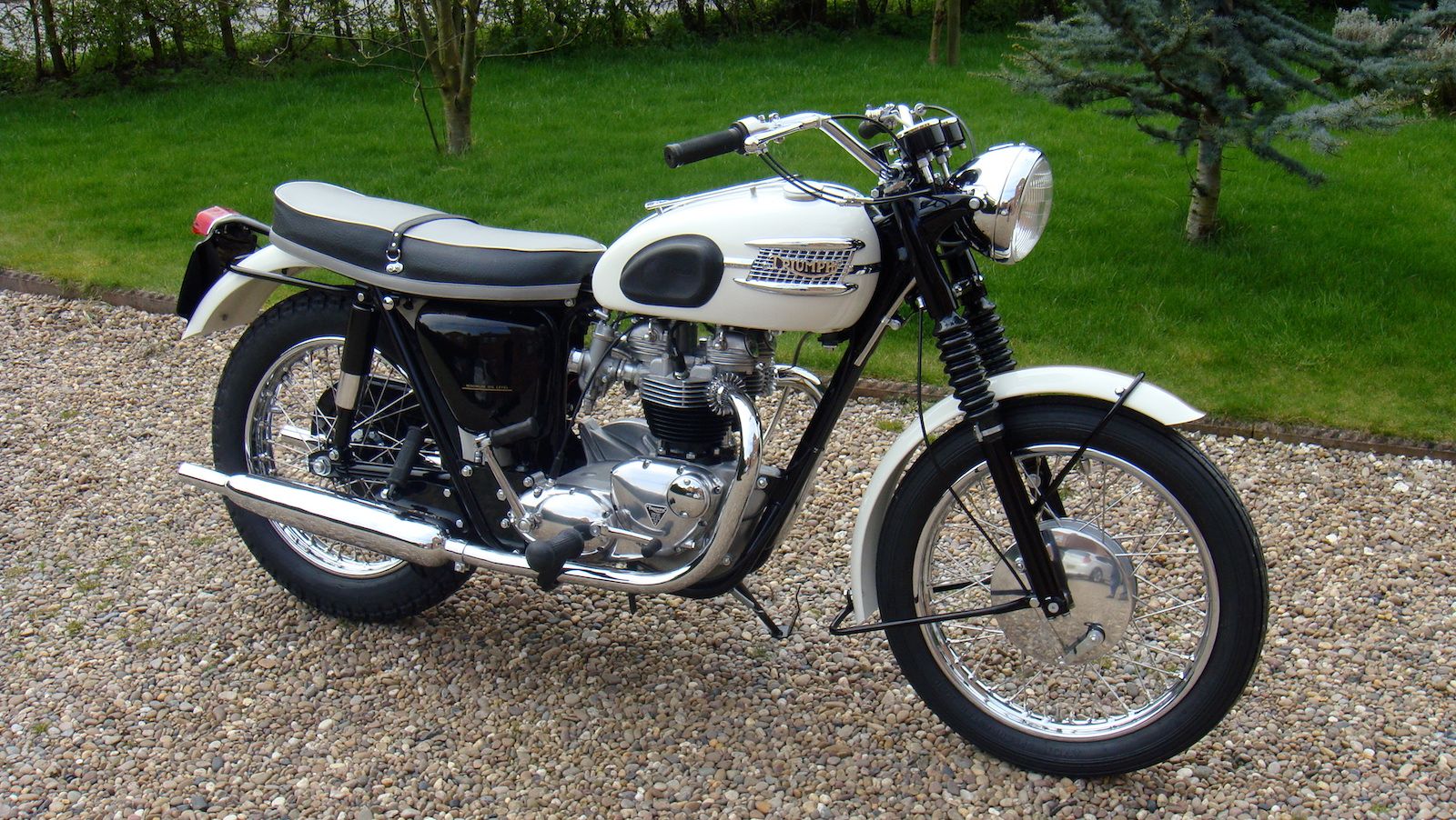 10 Classic Motorcycles That Are British Icons