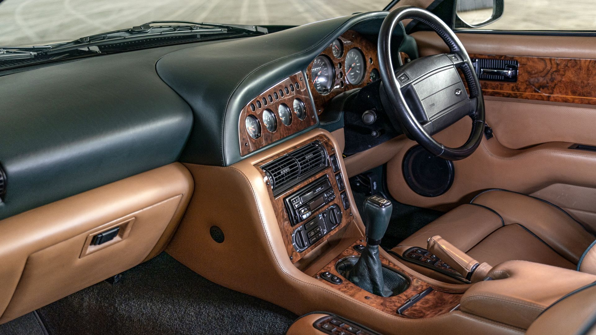 O esquecido assassino de supercarros dos anos 90 que poucas pessoas conhecem / Strong The One