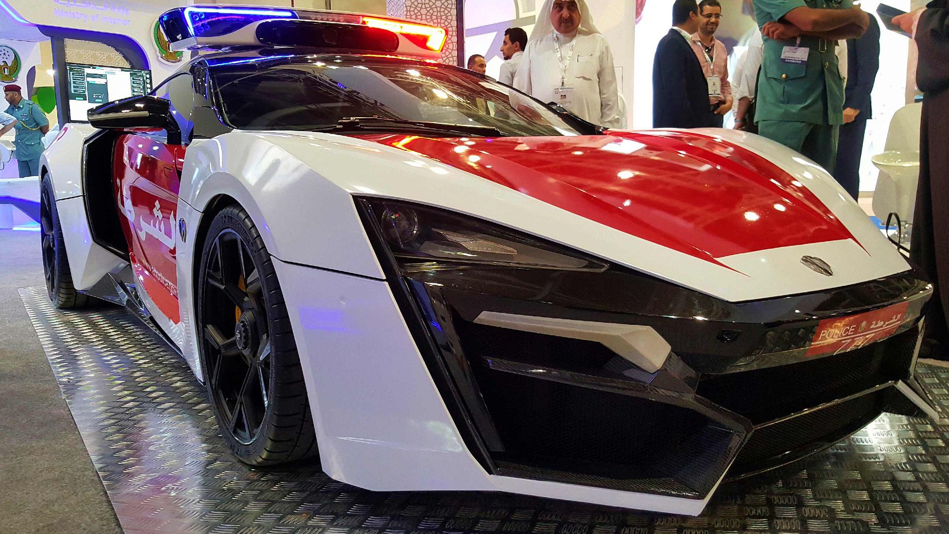 10 Fast Police Cars That Can Do 200 MPH
