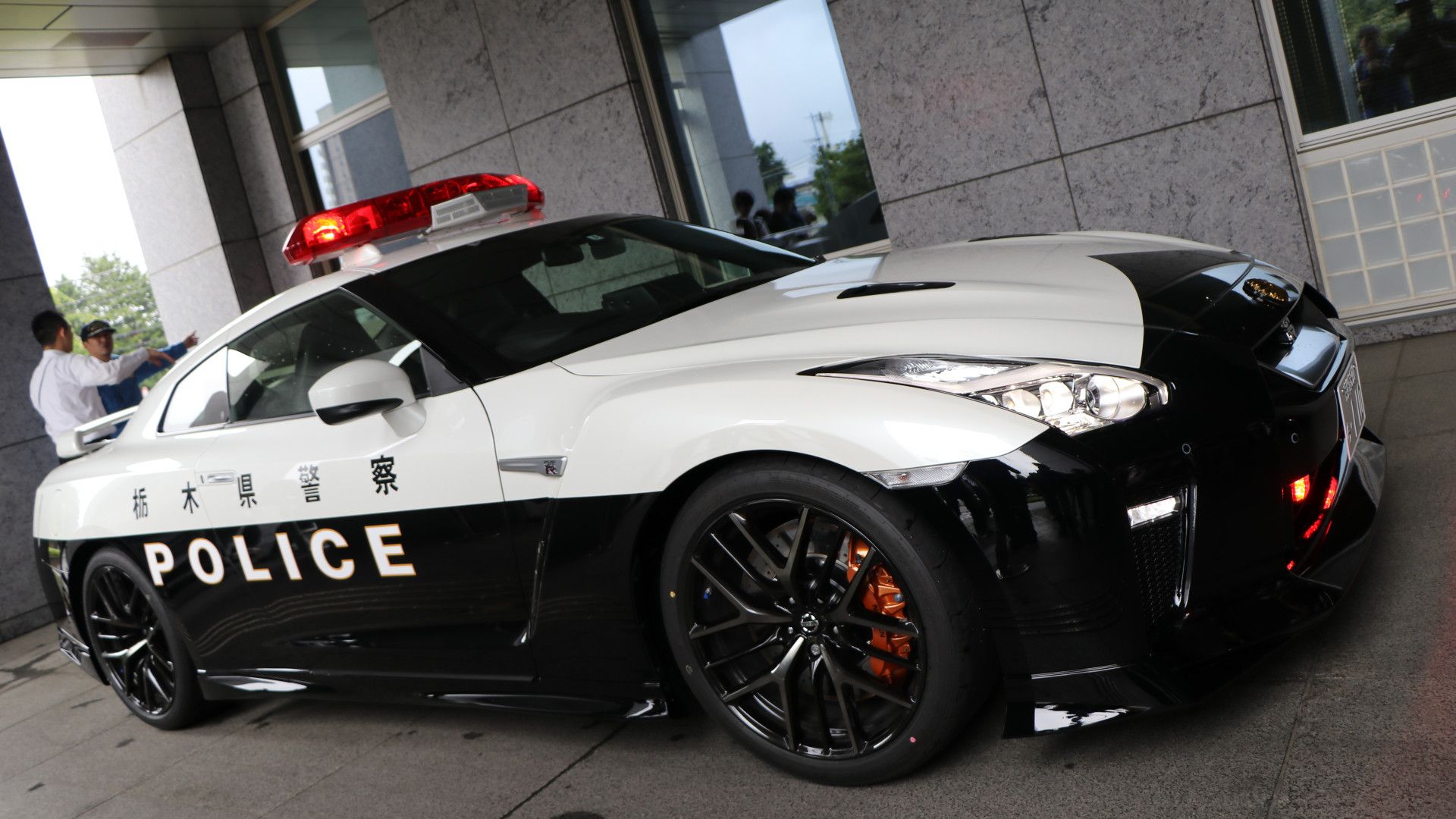 10 Fast Police Cars That Can Do 200 MPH