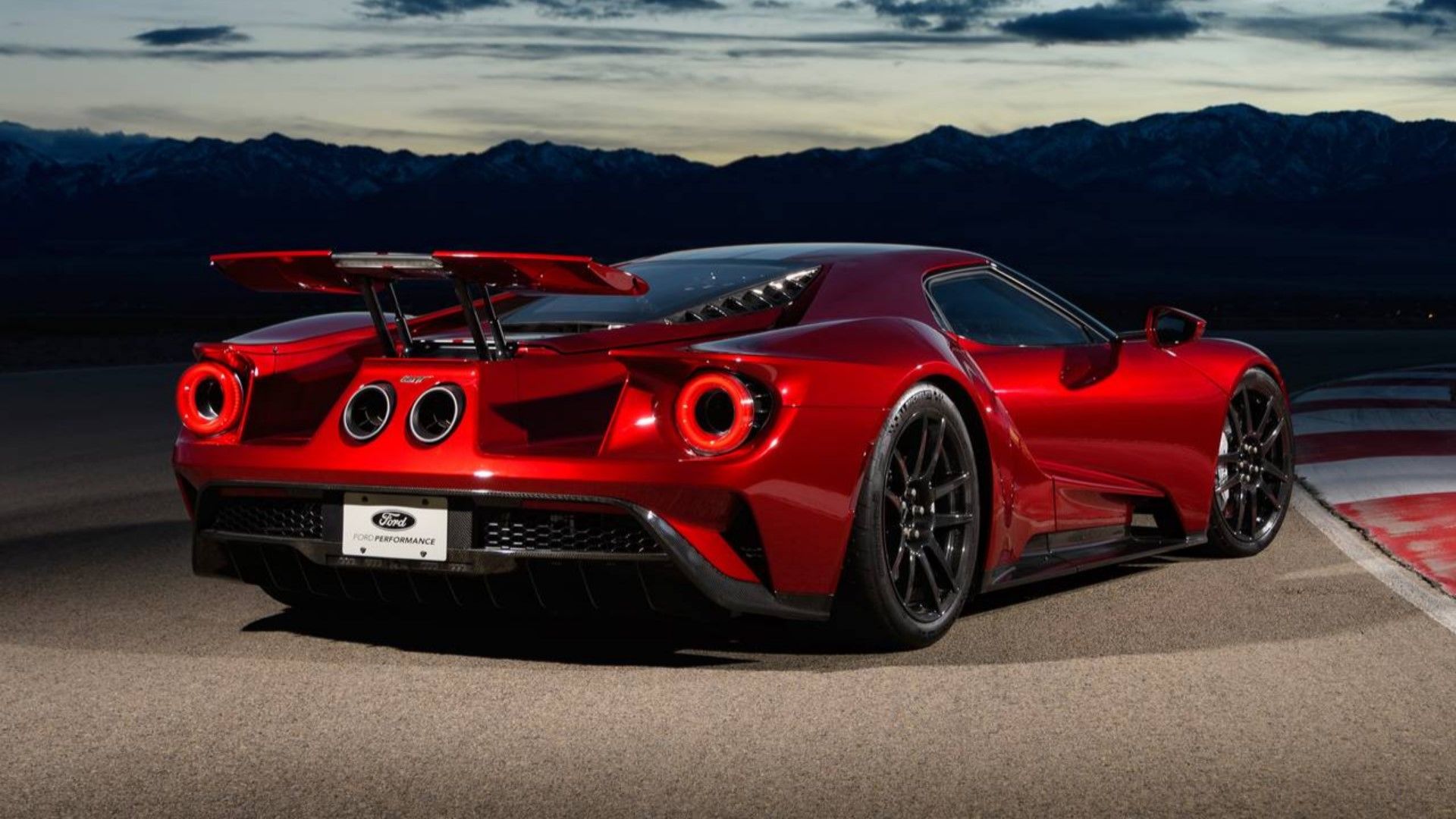 How This Rendered Mid-Engined Mustang Would Be Different From The Ford GT