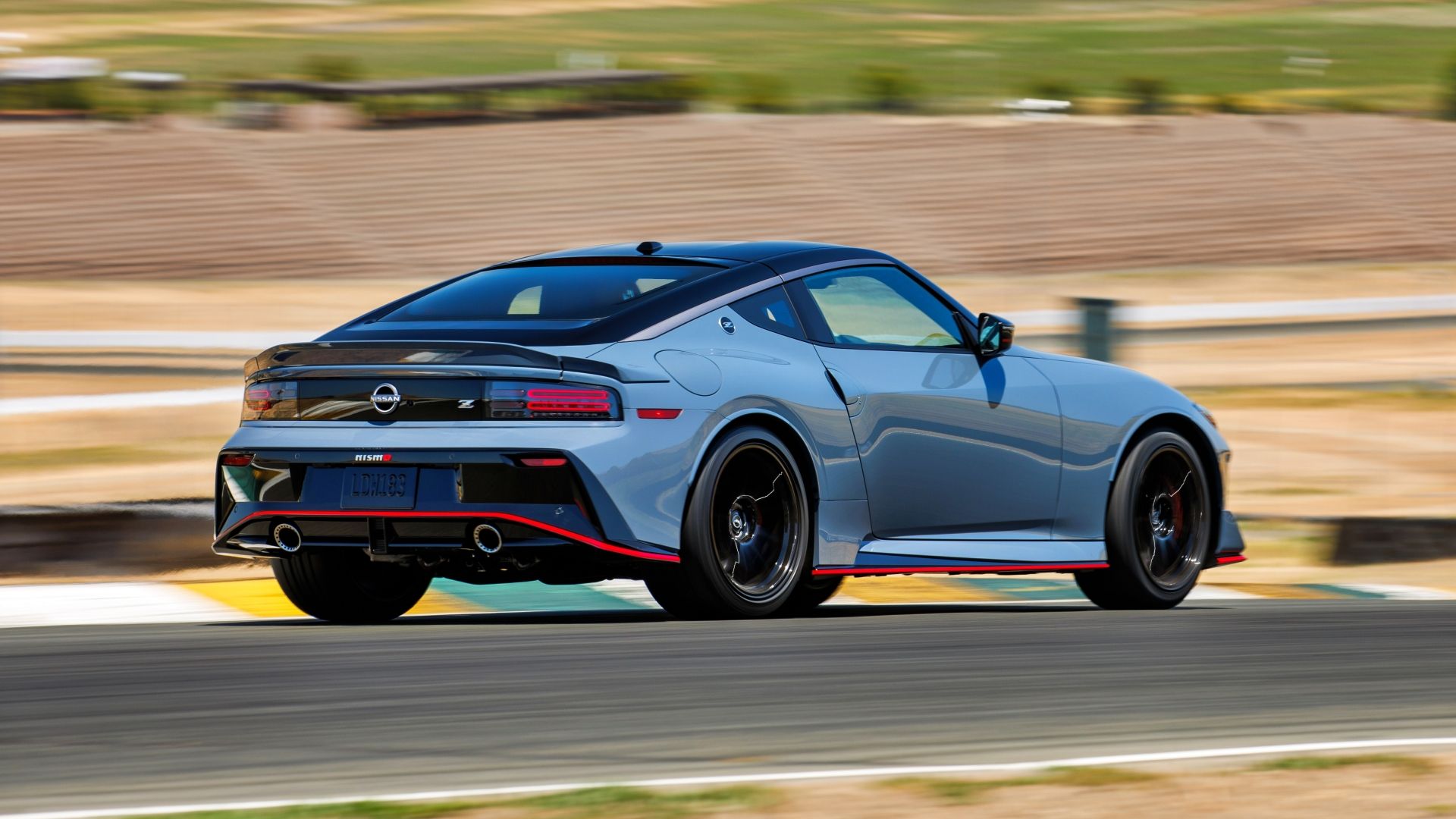 10 Reasons To Buy The Nissan Z Over The Porsche 911