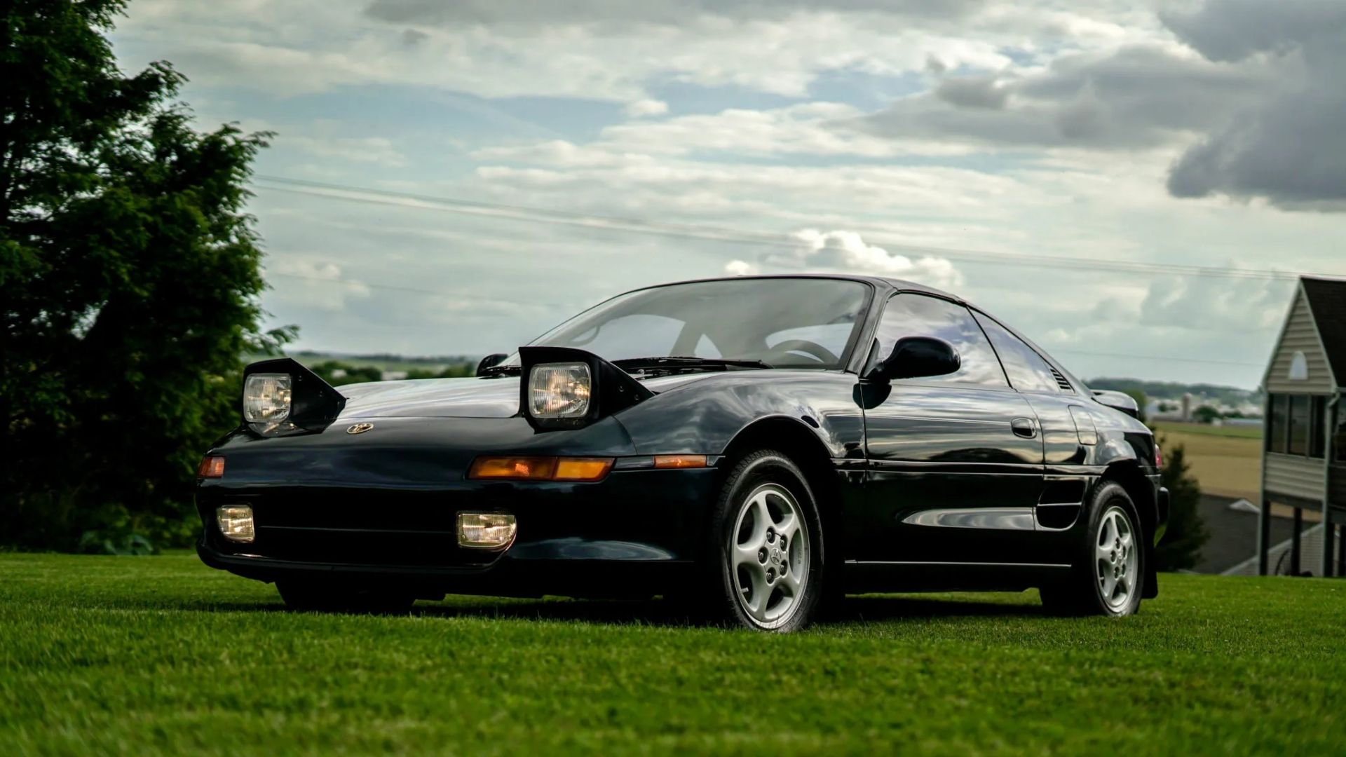 10 Sports Cars That Give The Mazda MX-5 Miata A Run For Its Money