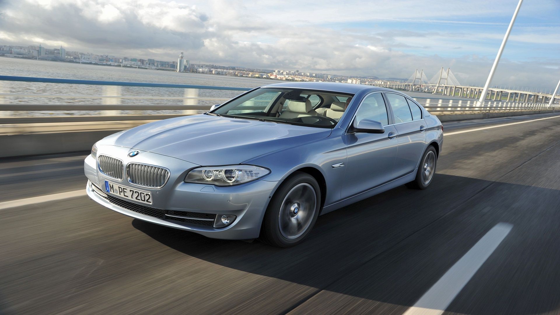 10 Affordable Used Hybrids That Prove Luxury Doesn’t Have To Be Expensive
