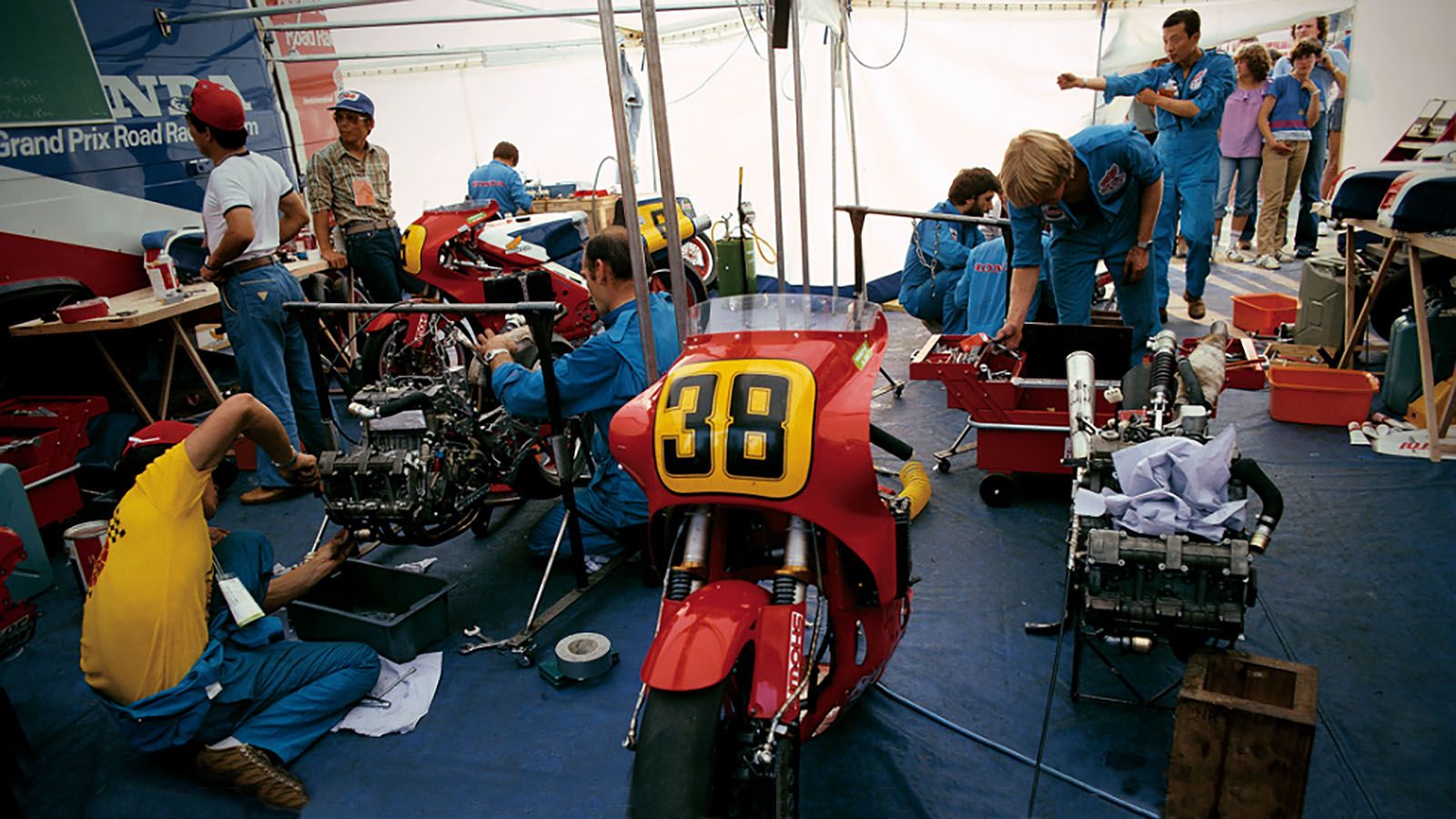 How Honda’s Early Motorcycle GP Program Helped Create Mechanical Marvels
