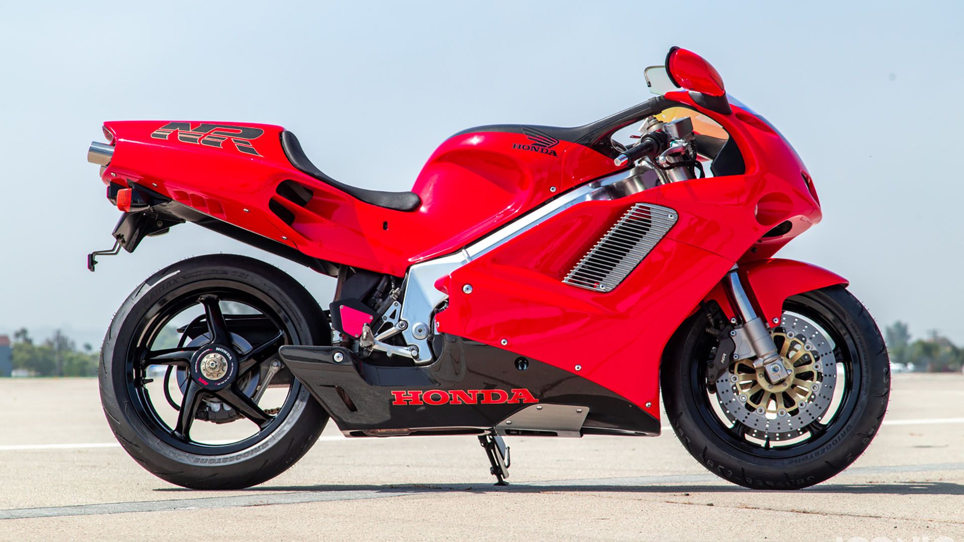 10 Classic Japanese Motorcycles That Defined An Era