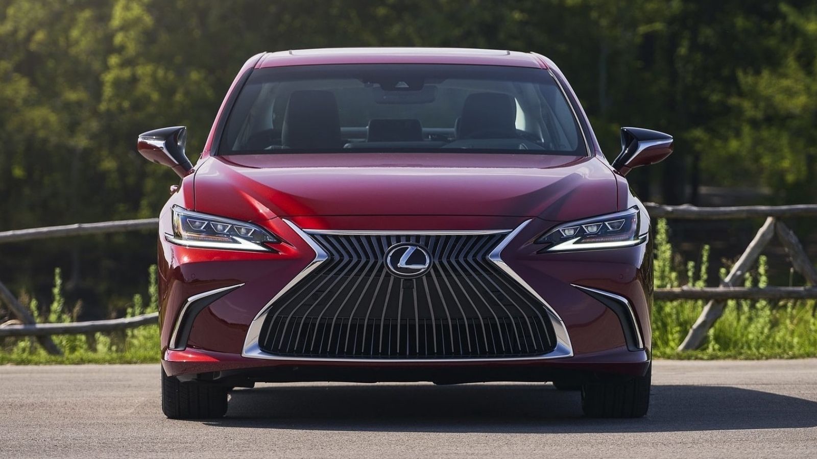 This Midsize Luxury Sedan Is The Ultimate Bang For Your Buck